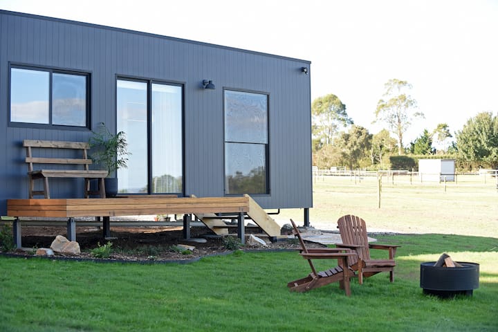 Stable & Oak Cabin - Warragul
