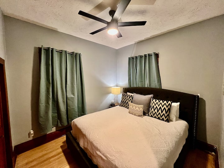 Urban Den On 24th Unit 2 By Zoo - Omaha, NE