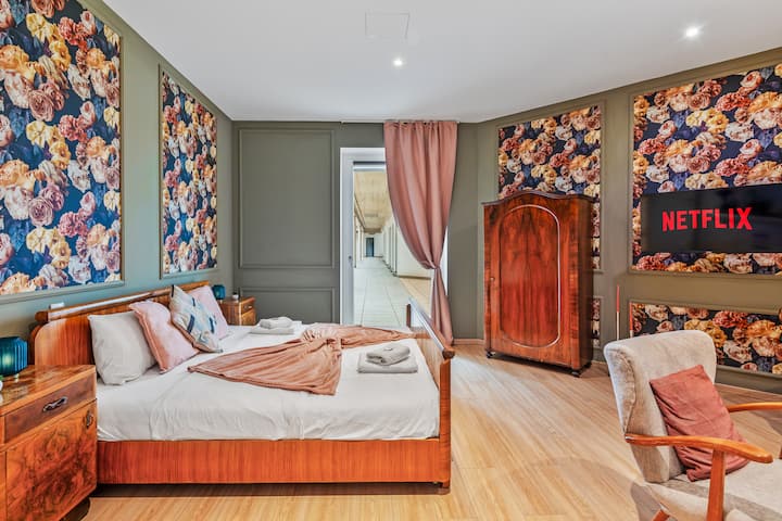 Vibestudio Vintage Flower | Central | New | Ac - Vienna