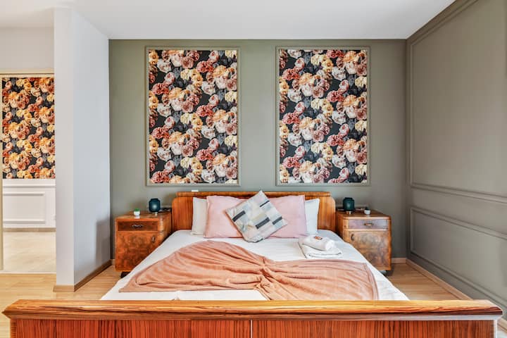 Vibestudio Vintage Flower | Central | New | Ac - Vienna
