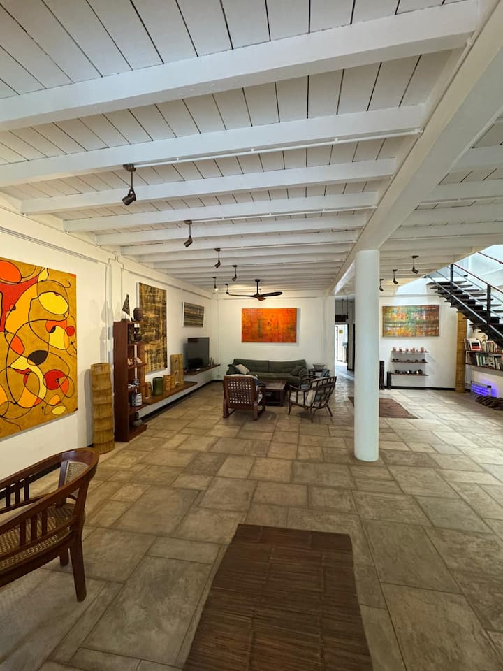 Résidence D'artiste: 2 Chambres, 2 Salles De Bains - Vientiane