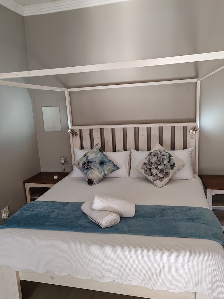 Luxury One Bedroom Unit - Komatipoort