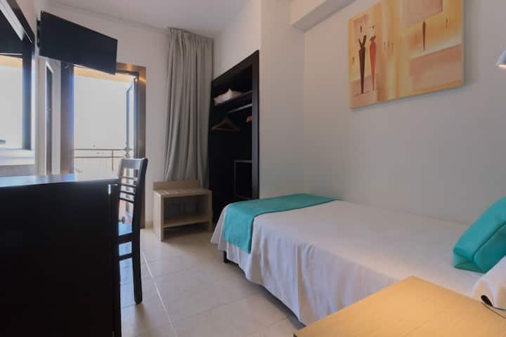 Me & I  Solo Single Room - Sant Antoni de Portmany