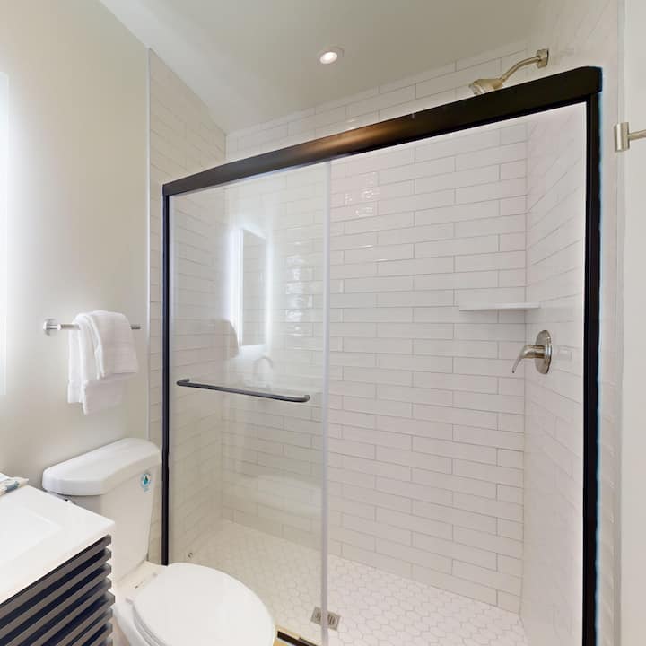 Brand New 2bed/2bath Queen Suite - Sea Isle City, NJ