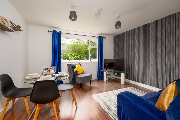 Bright And Modern Ground Floor Flat With Parking - Hinckley