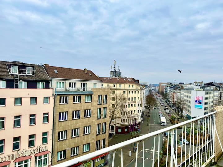City Center 6th-floor Apartment - Düsseldorf