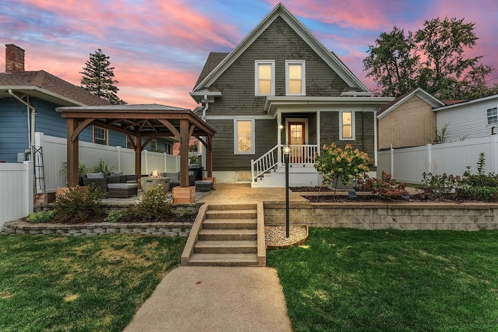 City Ctr|fire Pit|games • Near Mall, Winery, Dunes - Michigan City, IN