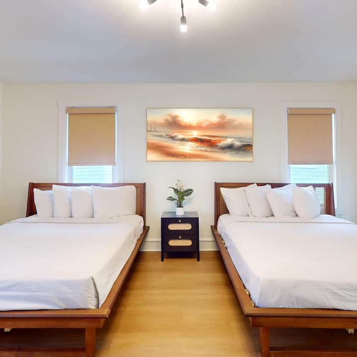 The Cove Large Double Queen Room - Sea Isle City, NJ