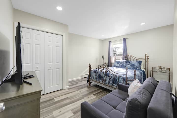 Room Located 10 Min Walking From Nwk Penn Station - Newark, NJ