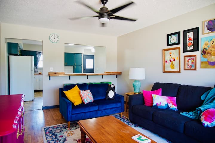 Colorful, Family-friendly 2br Near U Of Illinois - Champaign, IL