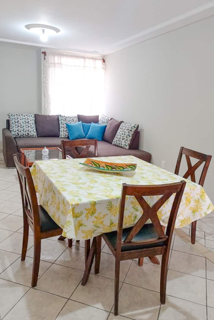 Bonita Casa En Zona Muy Céntrica - Aguascalientes