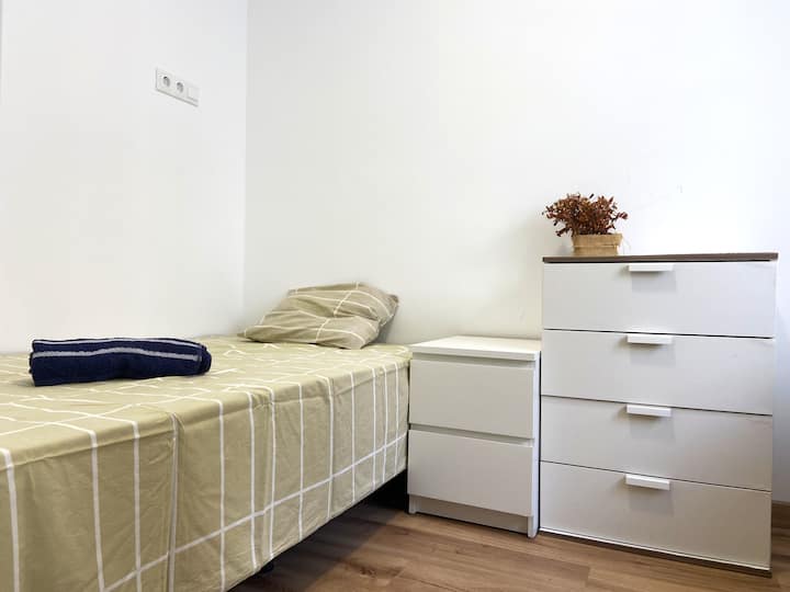 Habitación Individual Con A/c - Sevilla