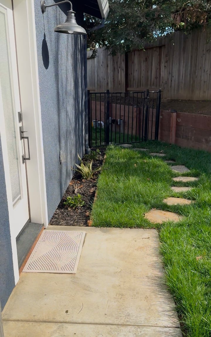Spacious Studio - Vacaville, CA