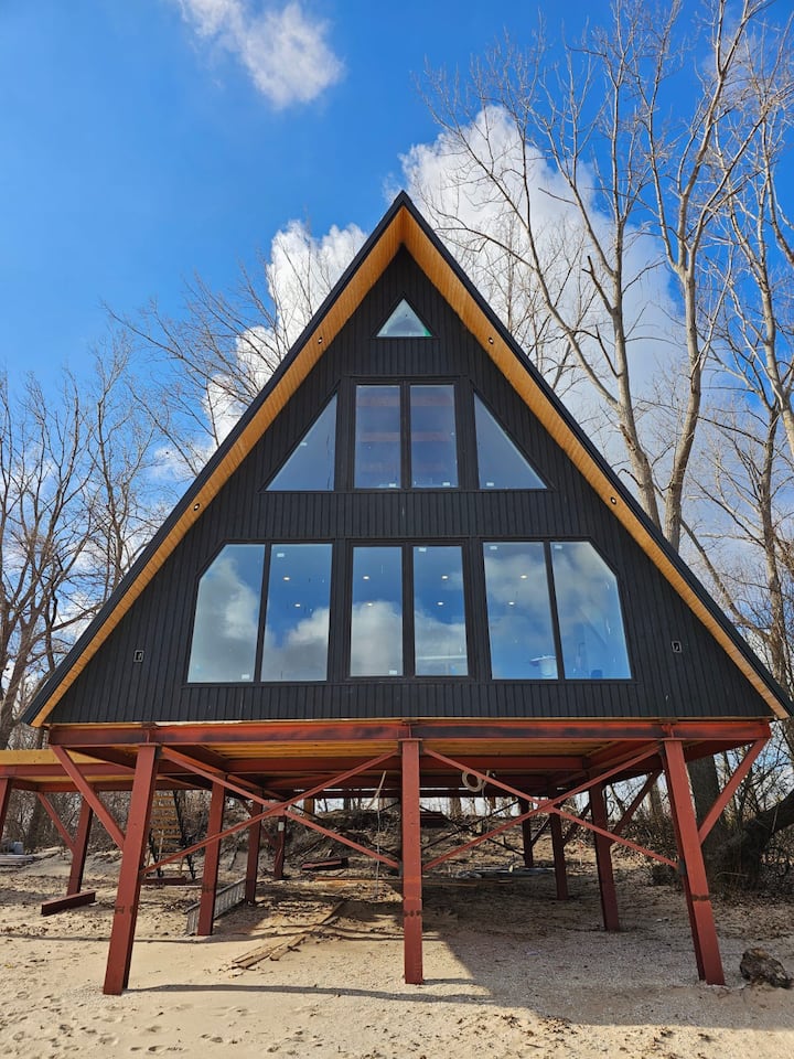 The Frame Beach Retreat - Pelee Island