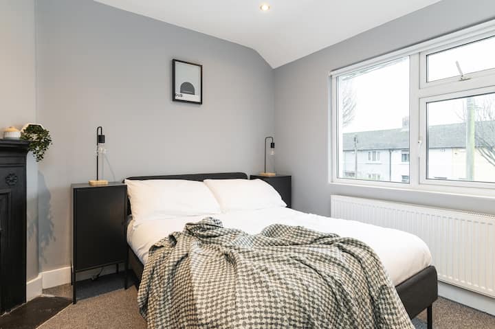 Beautiful Ensuite Bedroom In Phibsborough - Dublin
