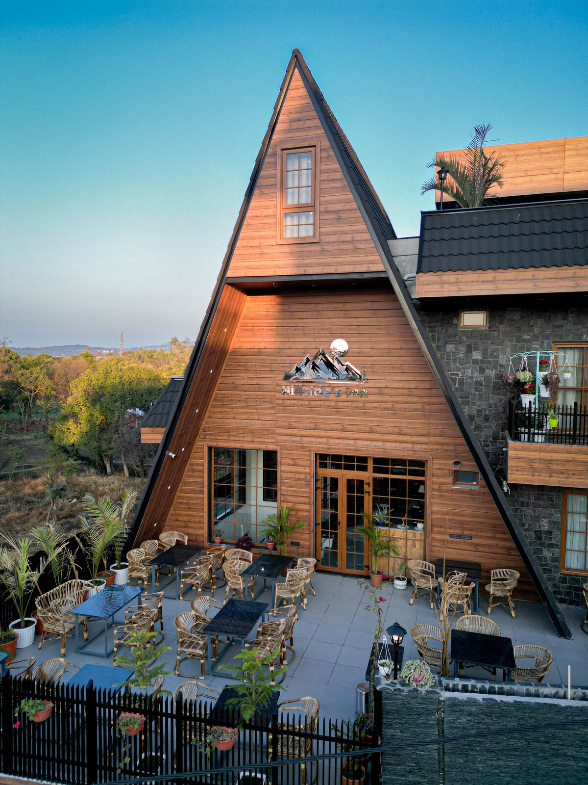 Hill Side's Inn - Deluxe Room - Hotels for Rent in Balehr Khas ...