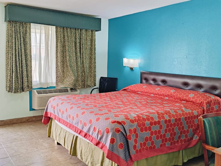 King Bed Smoking |Budget Inn By Oyo Edinburg - 愛丁堡