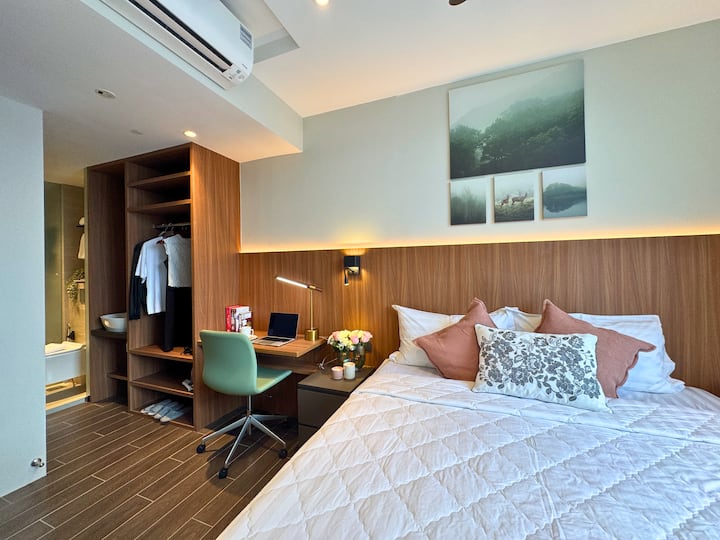 Co-living Studio Suite With Wi-fi @ Usr - Singapore