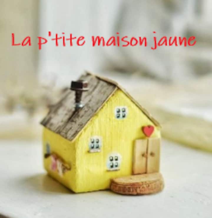 La P'tite Maison Jaune - Cape Breton Island