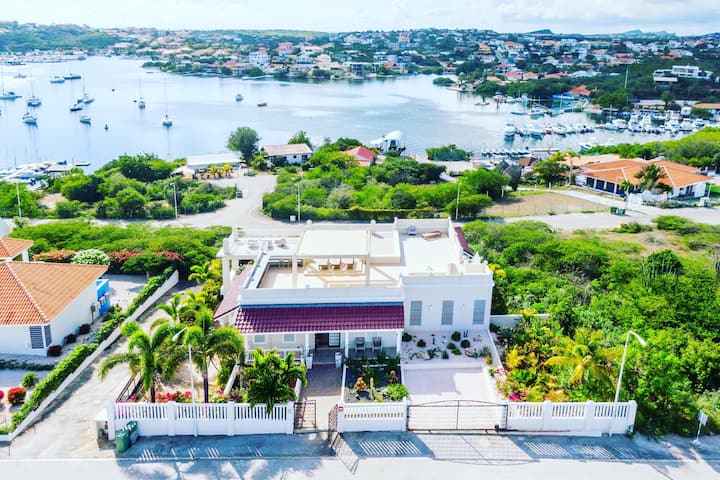Luxe Villa Met Zwembad & Uitzicht Op Spaans Water - Curaçao