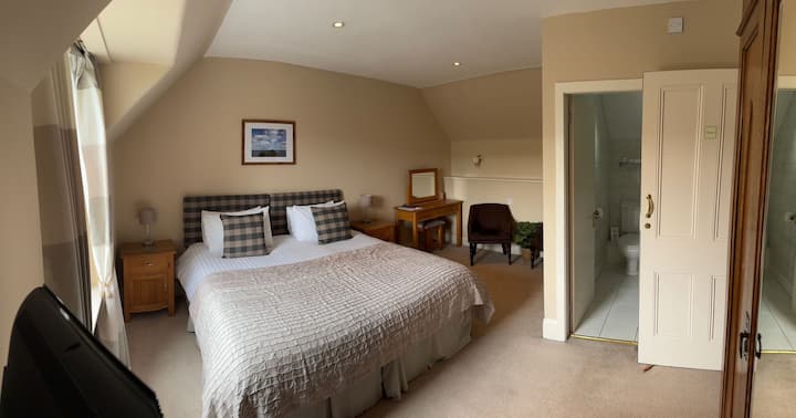 First Floor Classic ~ Room Only - Pitlochry