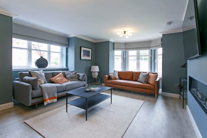 Troon No 1 Apartments. - Troon