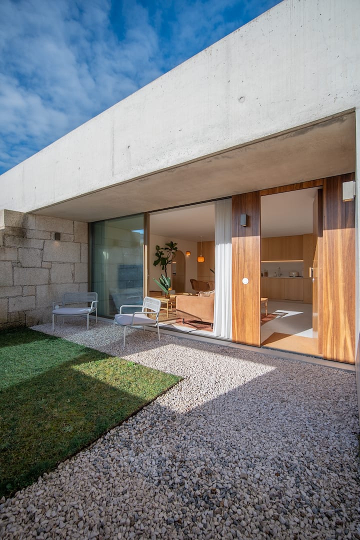 The Vermillion  -  Private Garden + Pool Access - Porto