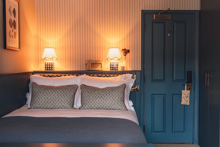 A Snug Room In Emsworth - Emsworth