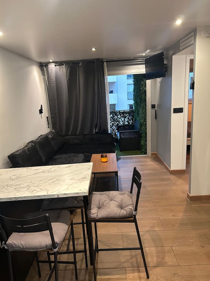 Le Cannes Beach - ibis budget Cannes Mougins