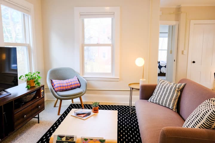 Bright Modern West End Apartment - Portland, ME