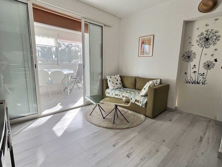 Bel Appartement En Rez De Jardin - La Londe-les-Maures