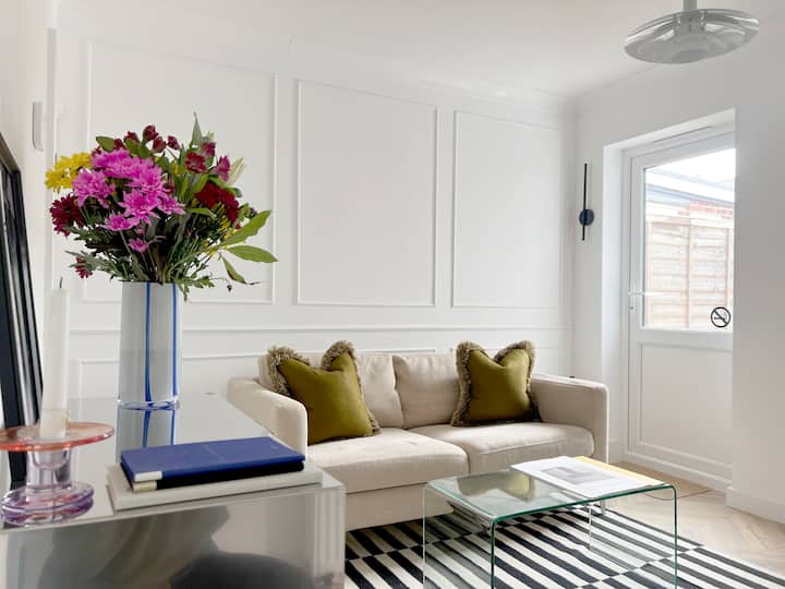 Modern Terrace Home - 2 Bedroom - Reading