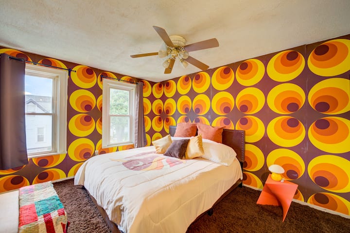 4 Br Home 5 Mins To Cedar Point, Retro 1970s! - Sandusky, OH