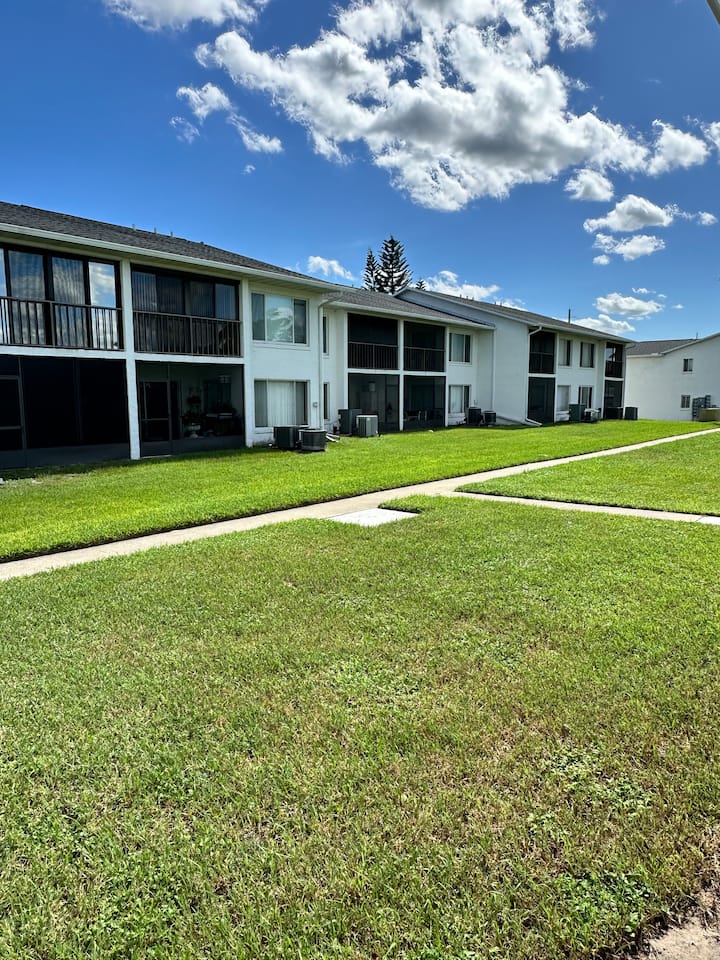 Cozy Space Coast Get Away! - Titusville