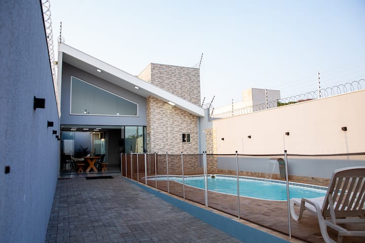 Casa Com Piscina Em Maringá - Maringá