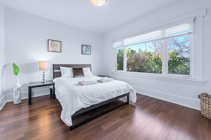 Spacious 5-bedroom Villa Centre Of Vancouver - Vancouver