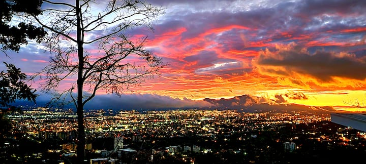 ~Sunrise Treetop Casita ~ Escazu ~ - Costa Rica