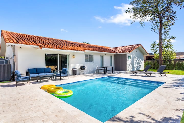 Heated Pool • Tropical Retreat • Near Mia - South Miami, FL