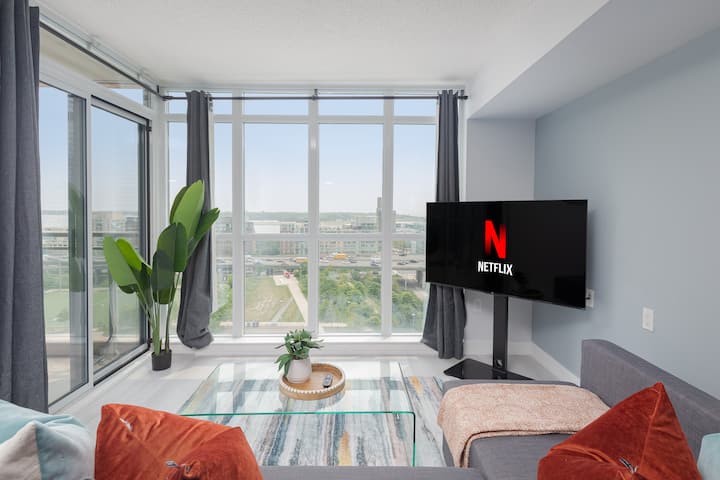 Toronto Getaway! 2br Condo W/ City Views - Toronto