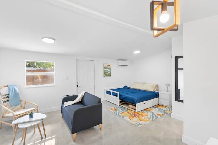 Goldwave Properties Studio B - Miami, FL