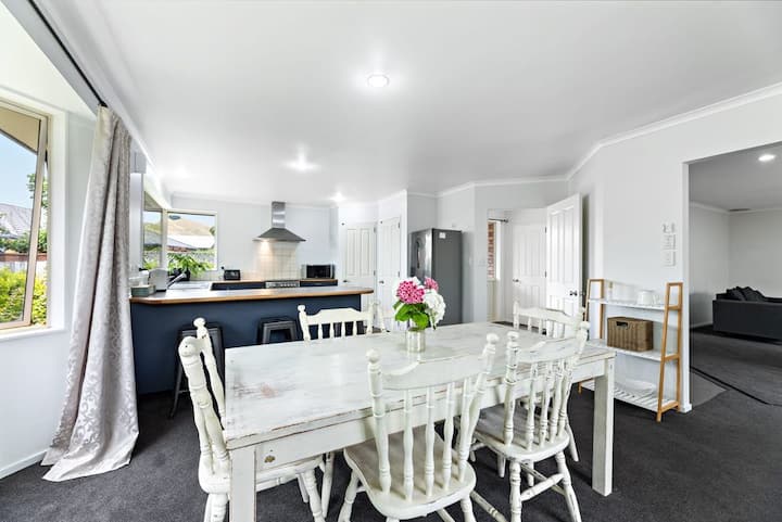 Family Home With Global Flair! - Blenheim