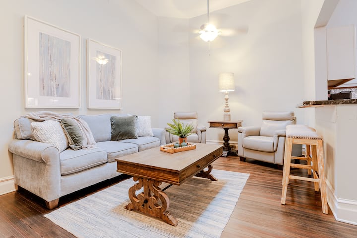 Historic Downtown Apartment 3 - Lake Whelchel, SC
