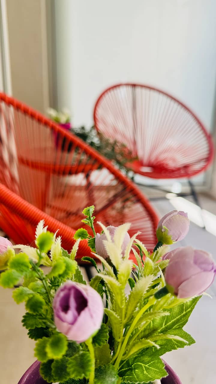 Close To Mnc/bed+sofabed/smarttv/blackout Shades - Monaco