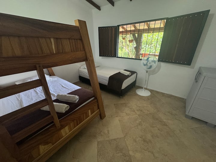 Ecohotel Selvática - Habitación Múltiple 1 - San Carlos, Colombia