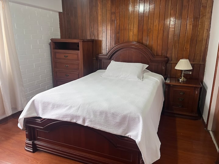 Casa En Quito Cerca De Solca Y Embajada De Eeuu - Quito