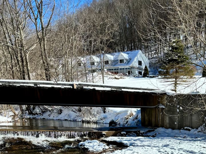 Morning Glory Inn Snowshoe / Cass Room 102 - Snowshoe, WV
