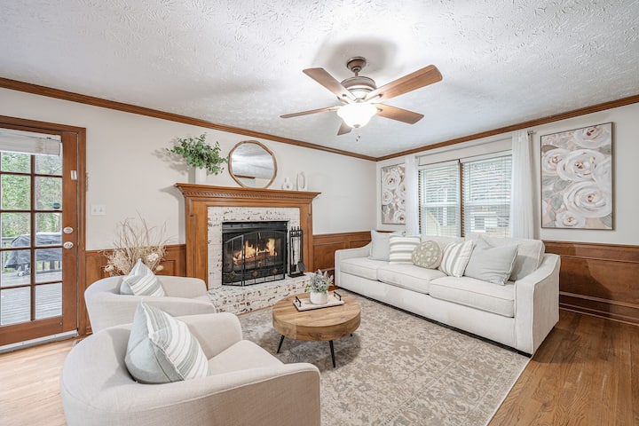 Sage Haven For 8 | Near Marietta Sq & Braves Arena - Marietta, GA