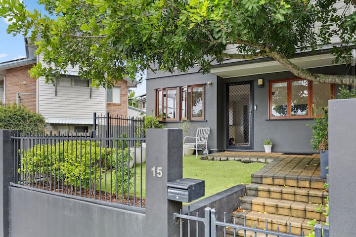 Inner City Townhouse - Newstead
