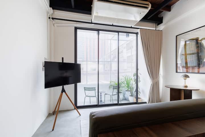 Surut | Blackbeam | Ratchathewi - Bangkok