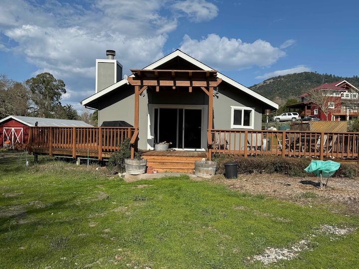 Wine Country Cottage - Santa Rosa, CA
